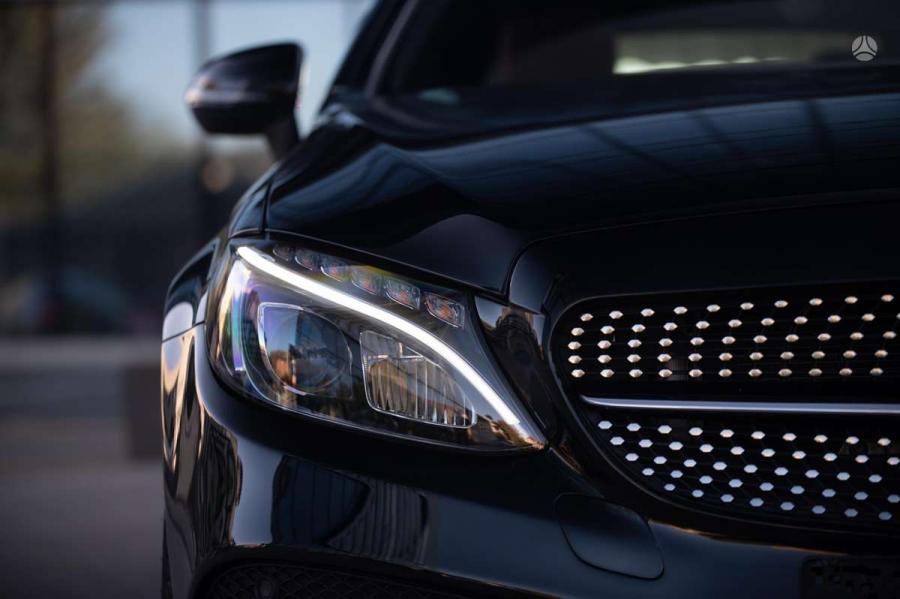 Black Mercedes-Benz C43 AMG 2017 in Vilnius, with an engine capacity of 3.00 L and mileage of 60 thousand km for 27800 €, photo 4 on AUTOMOTO.COM.LV