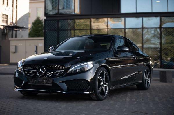 Black Mercedes-Benz C43 AMG 2017 in Vilnius, with an engine capacity of 3.00 L and mileage of 60 thousand km for 27800 €, photo 4 on AUTOMOTO.COM.LV