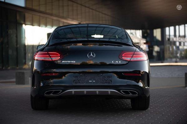 Black Mercedes-Benz C43 AMG 2017 in Vilnius, with an engine capacity of 3.00 L and mileage of 60 thousand km for 27800 €, photo 7 on AUTOMOTO.COM.LV