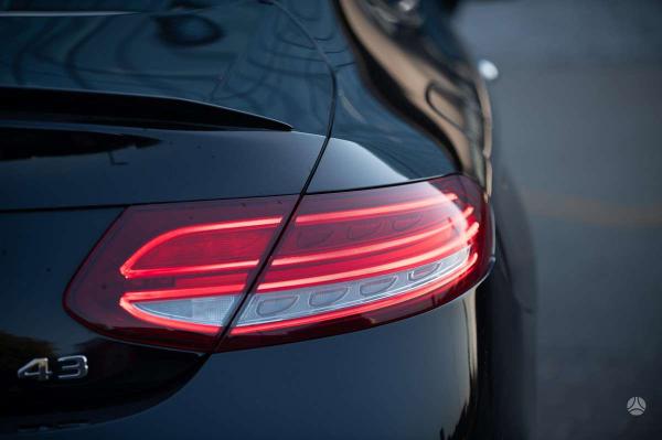 Black Mercedes-Benz C43 AMG 2017 in Vilnius, with an engine capacity of 3.00 L and mileage of 60 thousand km for 27800 €, photo 8 on AUTOMOTO.COM.LV