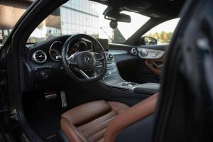 Black Mercedes-Benz C43 AMG 2017 in Vilnius, with an engine capacity of 3.00 L and mileage of 60 thousand km for 27800 €, photo 11 on AUTOMOTO.COM.LV
