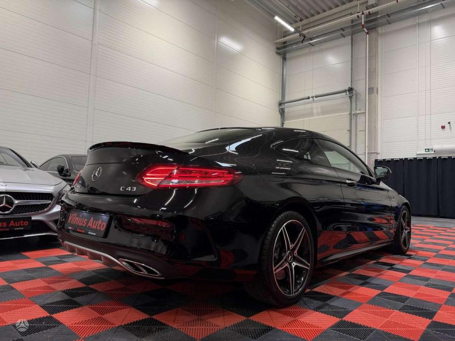 Черный Мерседес C43 AMG 2017 в Вильнюс, объемом двигателя 3.00 л и пробегом 60 тыс. км за 26990 €, фото 5 на AUTOMOTO.COM.LV