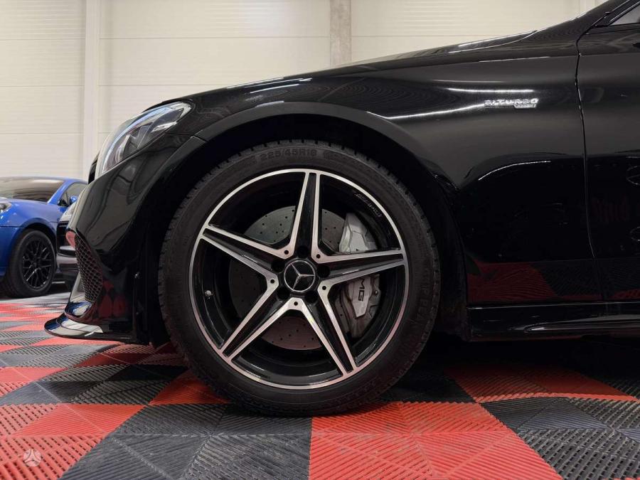 Черный Мерседес C43 AMG 2017 в Вильнюс, объемом двигателя 3.00 л и пробегом 60 тыс. км за 26990 €, фото 12 на AUTOMOTO.COM.LV