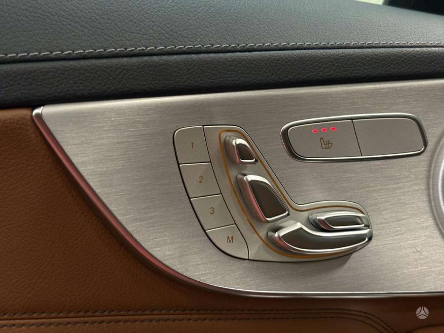 Черный Мерседес C43 AMG 2017 в Вильнюс, объемом двигателя 3.00 л и пробегом 60 тыс. км за 26990 €, фото 15 на AUTOMOTO.COM.LV