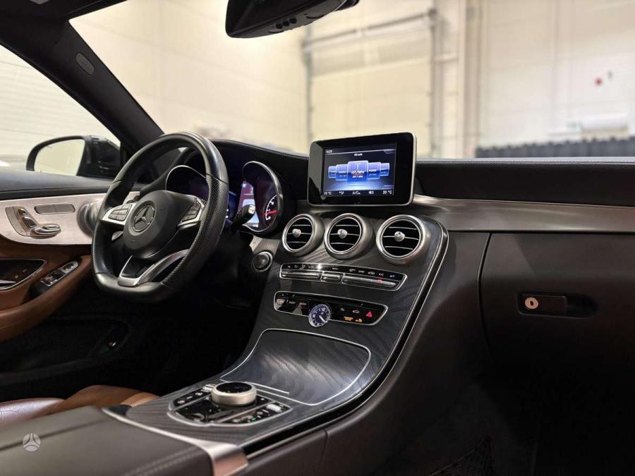 Черный Мерседес C43 AMG 2017 в Вильнюс, объемом двигателя 3.00 л и пробегом 60 тыс. км за 26990 €, фото 21 на AUTOMOTO.COM.LV