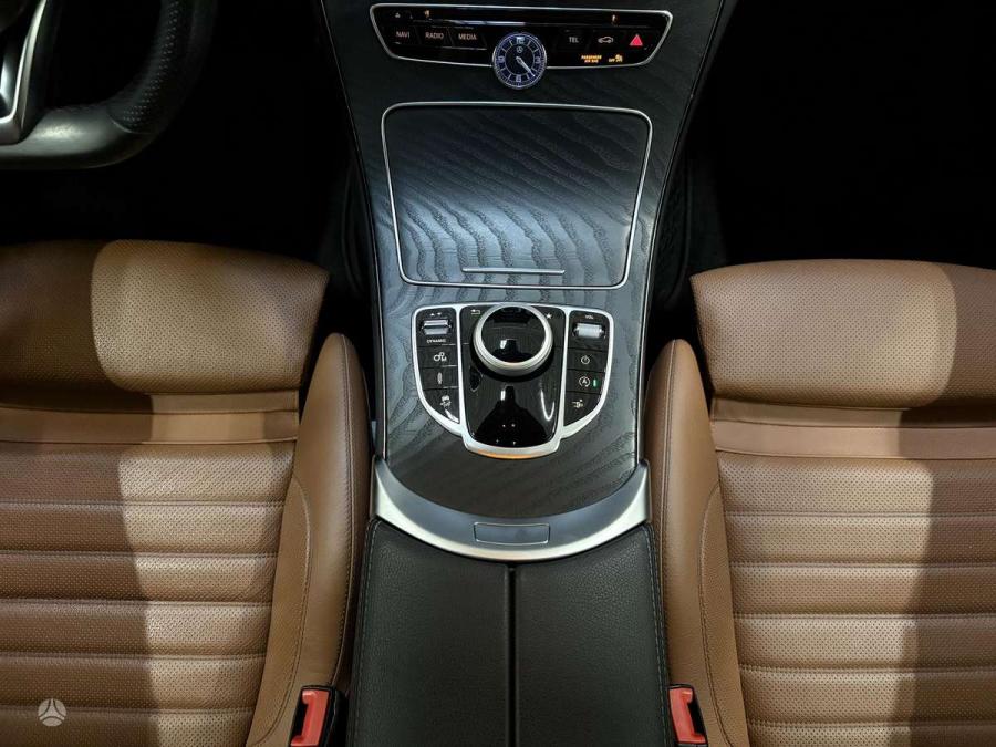 Черный Мерседес C43 AMG 2017 в Вильнюс, объемом двигателя 3.00 л и пробегом 60 тыс. км за 26990 €, фото 27 на AUTOMOTO.COM.LV