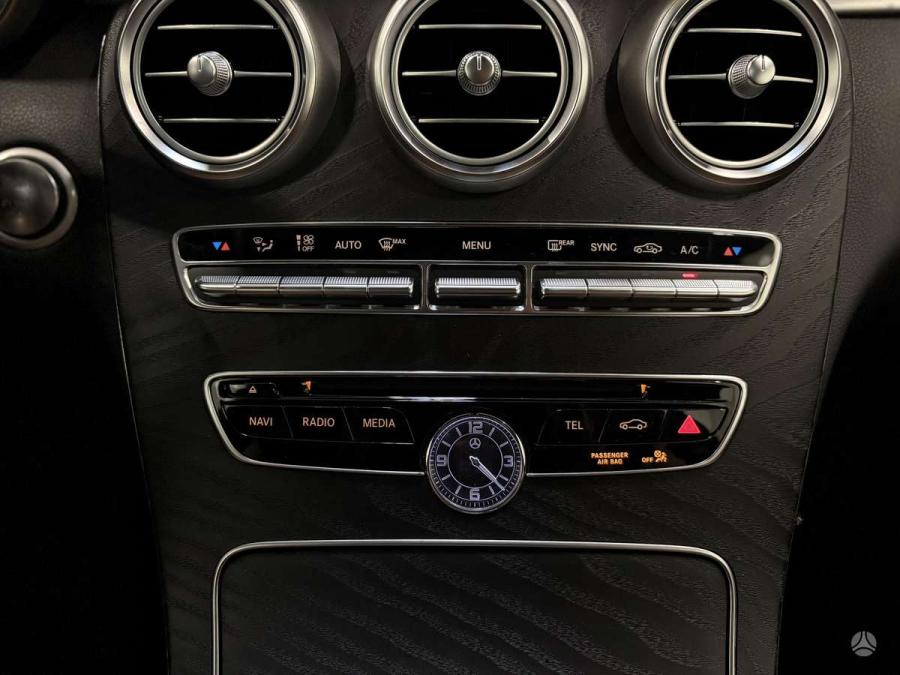 Черный Мерседес C43 AMG 2017 в Вильнюс, объемом двигателя 3.00 л и пробегом 60 тыс. км за 26990 €, фото 28 на AUTOMOTO.COM.LV