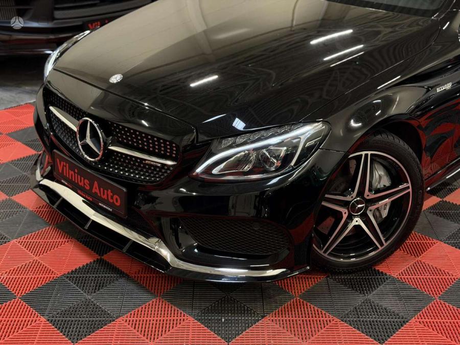 Black Mercedes-Benz C43 AMG 2017 in Vilnius, with an engine capacity of 3.00 L and mileage of 60 thousand km for 26990 €, photo 8 on AUTOMOTO.COM.LV