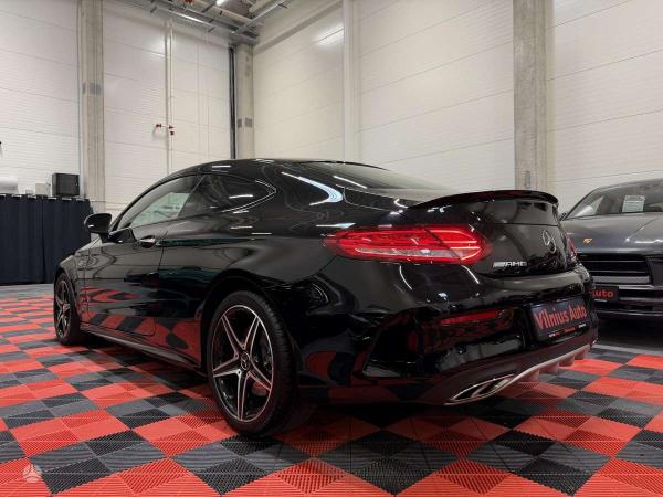 Melns Mercedes-Benz C43 AMG 2017 Viļņa, ar dzinēja tilpumu 3.00 L un nobraukumu 60 tūkst. km par 26900 €, foto 7 vietnē AUTOMOTO.COM.LV