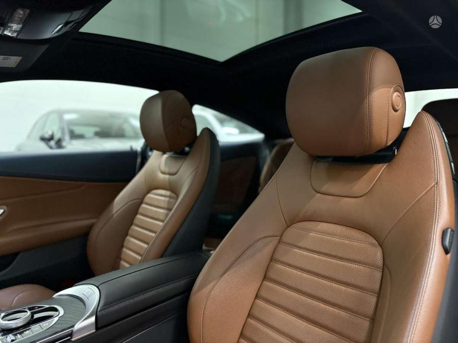 Black Mercedes-Benz C43 AMG 2017 in Vilnius, with an engine capacity of 3.00 L and mileage of 60 thousand km for 26900 €, photo 18 on AUTOMOTO.COM.LV