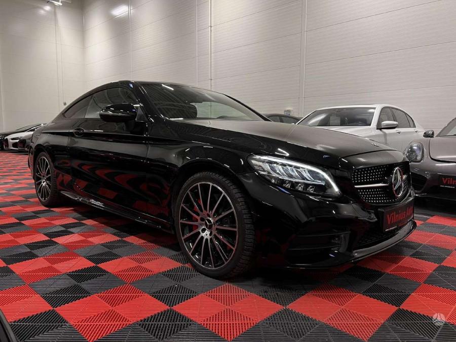 Melns Mercedes-Benz C43 AMG 2019 Viļņa, ar dzinēja tilpumu 3.00 L un nobraukumu 110 tūkst. km par 30990 €, foto 3 vietnē AUTOMOTO.COM.LV