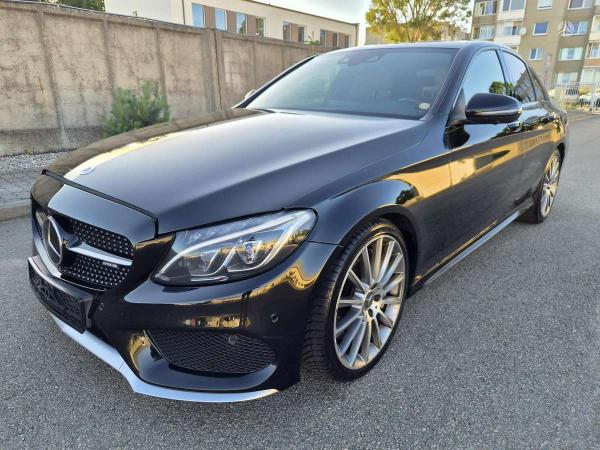 Черный Мерседес C43 AMG 2017 в Мажейкяй, объемом двигателя 3.00 л и пробегом 230 тыс. км за 15800 €, фото 1 на AUTOMOTO.COM.LV