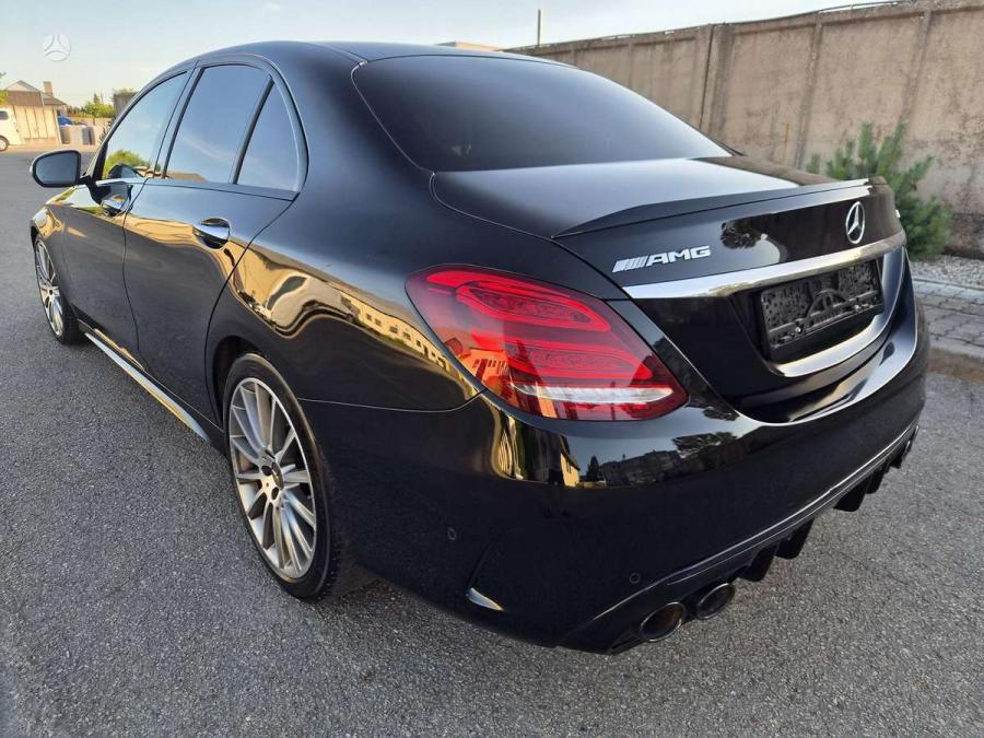 Черный Мерседес C43 AMG 2017 в Мажейкяй, объемом двигателя 3.00 л и пробегом 230 тыс. км за 15800 €, фото 4 на AUTOMOTO.COM.LV