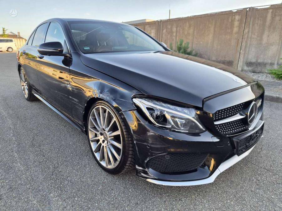 Черный Мерседес C43 AMG 2017 в Мажейкяй, объемом двигателя 3.00 л и пробегом 230 тыс. км за 15800 €, фото 7 на AUTOMOTO.COM.LV