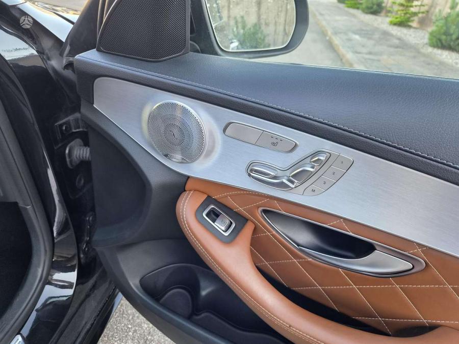 Черный Мерседес C43 AMG 2017 в Мажейкяй, объемом двигателя 3.00 л и пробегом 230 тыс. км за 15800 €, фото 11 на AUTOMOTO.COM.LV