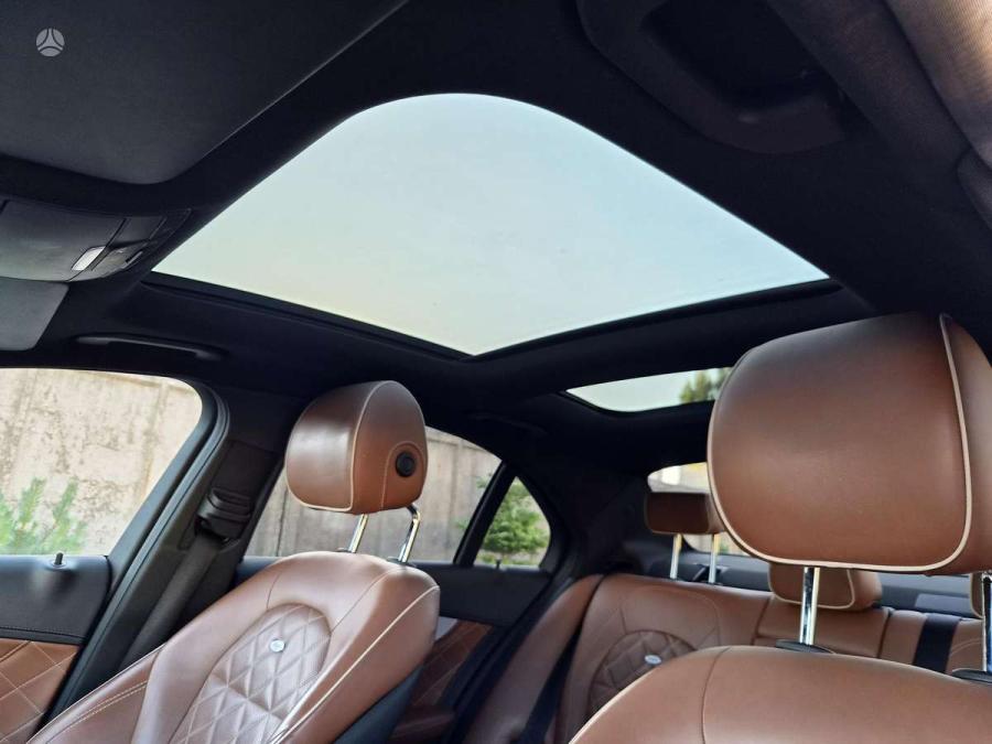 Черный Мерседес C43 AMG 2017 в Мажейкяй, объемом двигателя 3.00 л и пробегом 230 тыс. км за 15800 €, фото 18 на AUTOMOTO.COM.LV