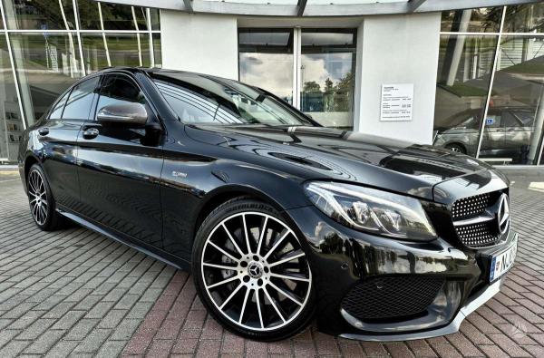 Черный Мерседес C43 AMG 2017 в Вильнюс, объемом двигателя 3.00 л и пробегом 95 тыс. км за 23700 €, фото 3 на AUTOMOTO.COM.LV