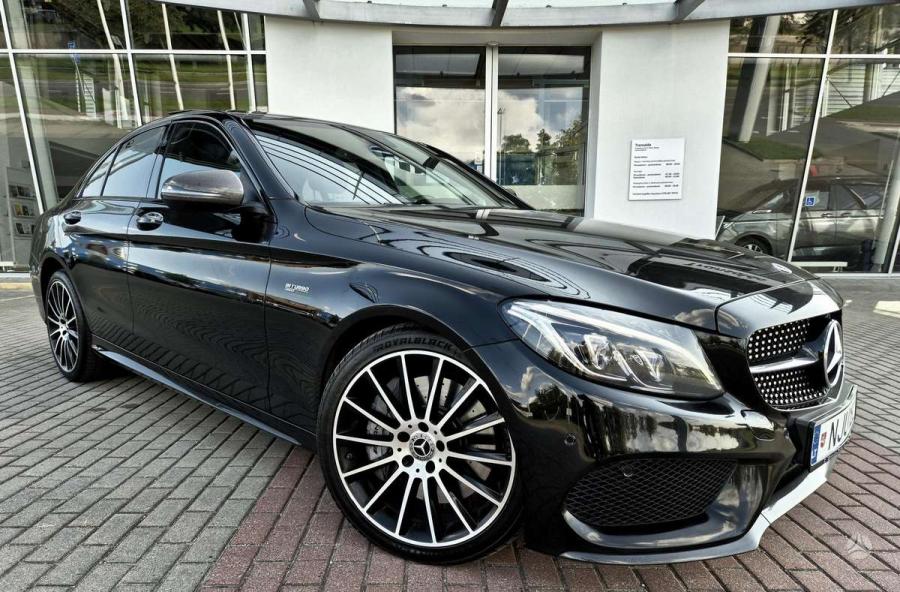 Черный Мерседес C43 AMG 2017 в Вильнюс, объемом двигателя 3.00 л и пробегом 95 тыс. км за 23700 €, фото 4 на AUTOMOTO.COM.LV