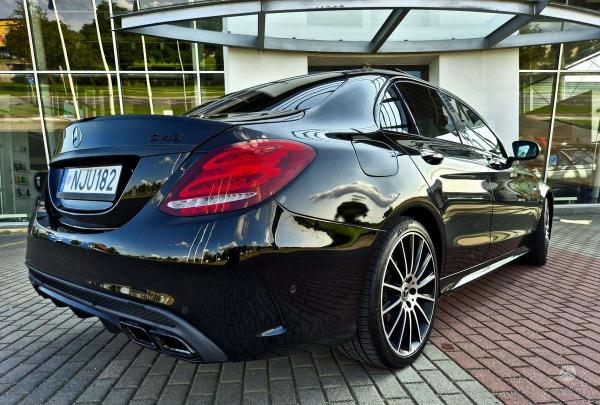 Черный Мерседес C43 AMG 2017 в Вильнюс, объемом двигателя 3.00 л и пробегом 95 тыс. км за 23700 €, фото 7 на AUTOMOTO.COM.LV