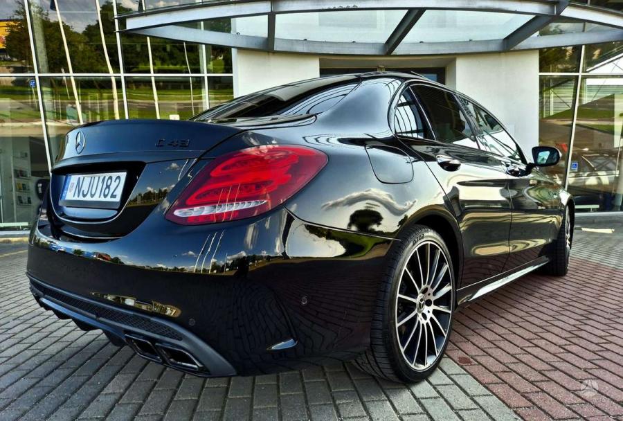 Черный Мерседес C43 AMG 2017 в Вильнюс, объемом двигателя 3.00 л и пробегом 95 тыс. км за 23700 €, фото 8 на AUTOMOTO.COM.LV