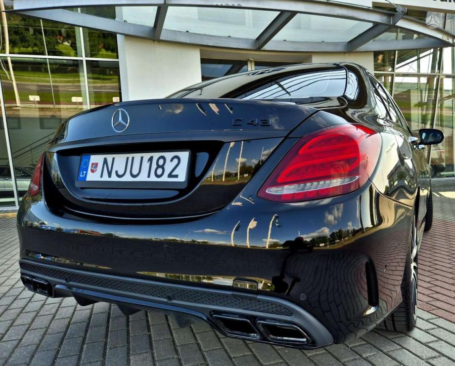 Черный Мерседес C43 AMG 2017 в Вильнюс, объемом двигателя 3.00 л и пробегом 95 тыс. км за 23700 €, фото 9 на AUTOMOTO.COM.LV