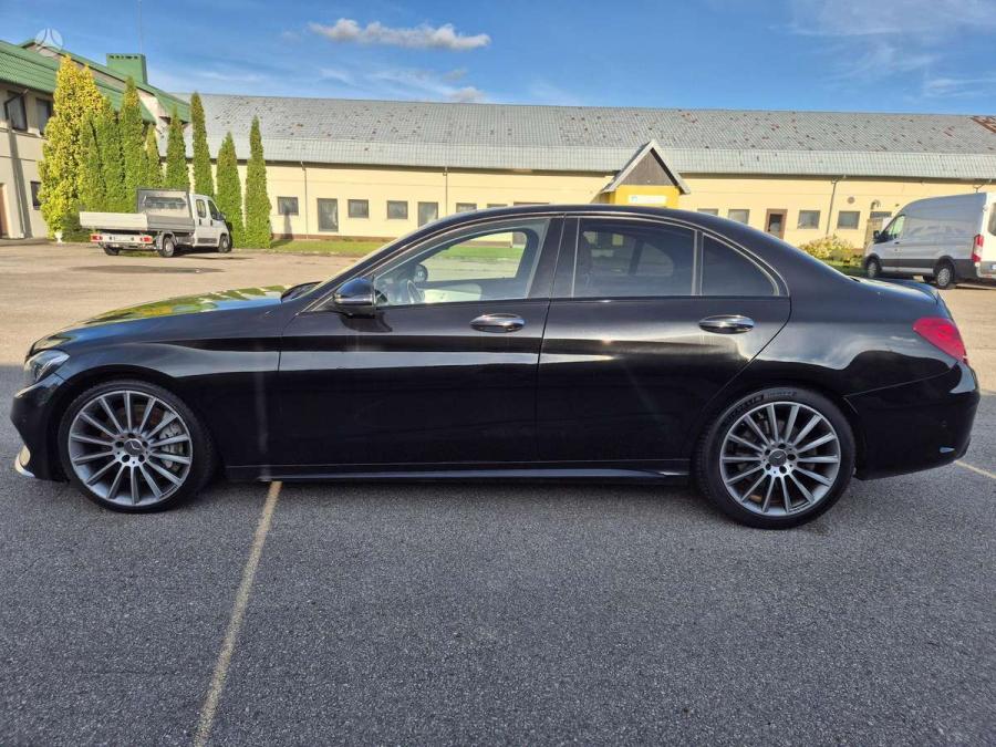 Черный Мерседес C43 AMG 2017 в Мажейкяй, объемом двигателя 3.00 л и пробегом 230 тыс. км за 12900 €, фото 3 на AUTOMOTO.COM.LV