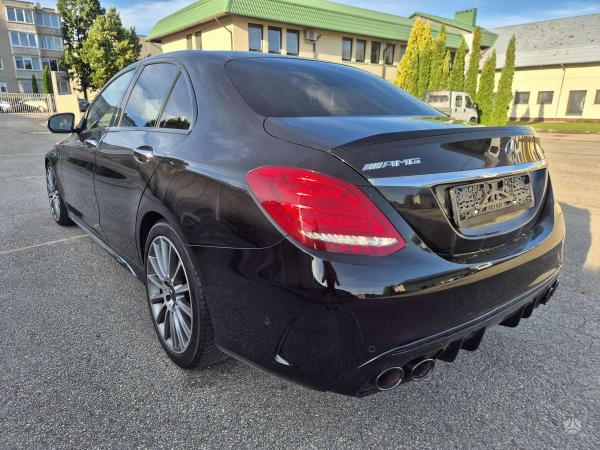 Черный Мерседес C43 AMG 2017 в Мажейкяй, объемом двигателя 3.00 л и пробегом 230 тыс. км за 12900 €, фото 4 на AUTOMOTO.COM.LV