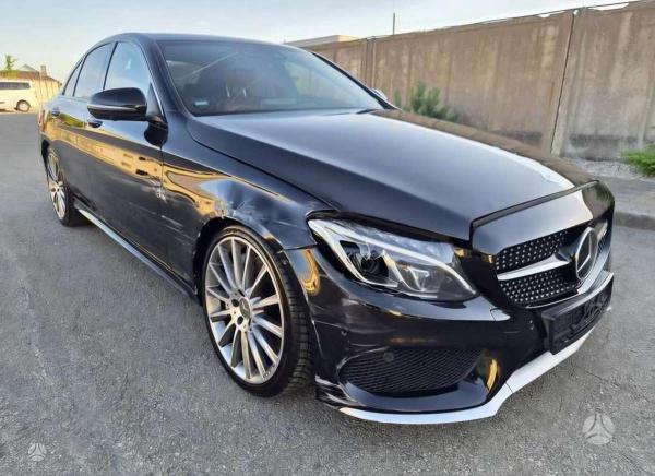 Черный Мерседес C43 AMG 2017 в Мажейкяй, объемом двигателя 3.00 л и пробегом 230 тыс. км за 12900 €, фото 7 на AUTOMOTO.COM.LV