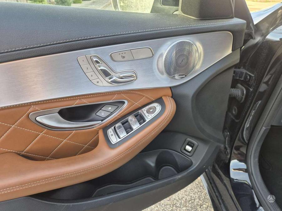 Черный Мерседес C43 AMG 2017 в Мажейкяй, объемом двигателя 3.00 л и пробегом 230 тыс. км за 12900 €, фото 10 на AUTOMOTO.COM.LV