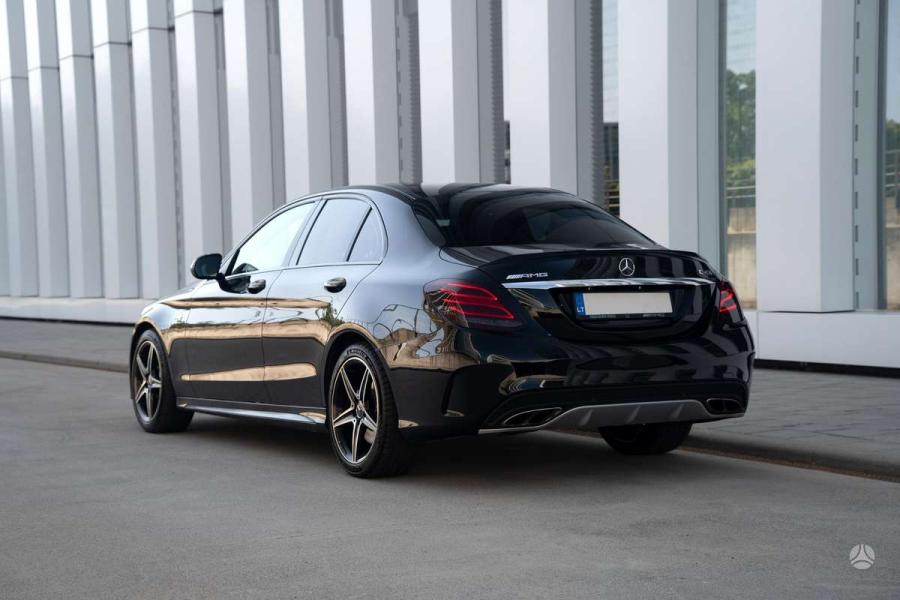 Melns Mercedes-Benz C43 AMG 2018 Viļņa, ar dzinēja tilpumu 3.00 L un nobraukumu 125 tūkst. km par 24900 €, foto 3 vietnē AUTOMOTO.COM.LV