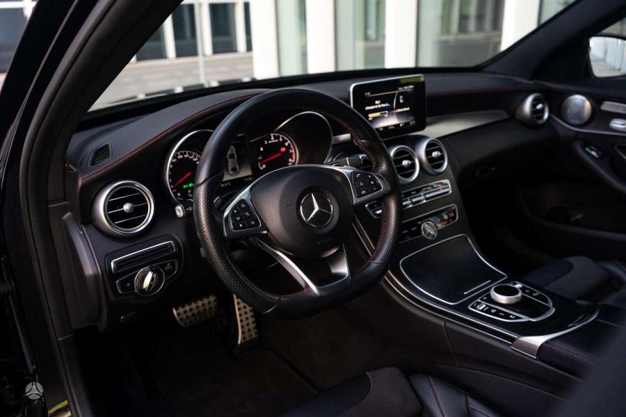 Melns Mercedes-Benz C43 AMG 2018 Viļņa, ar dzinēja tilpumu 3.00 L un nobraukumu 125 tūkst. km par 24900 €, foto 27 vietnē AUTOMOTO.COM.LV