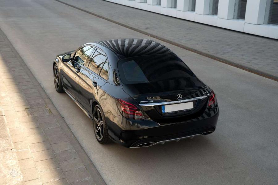 Melns Mercedes-Benz C43 AMG 2018 Viļņa, ar dzinēja tilpumu 3.00 L un nobraukumu 128 tūkst. km par 24900 €, foto 9 vietnē AUTOMOTO.COM.LV