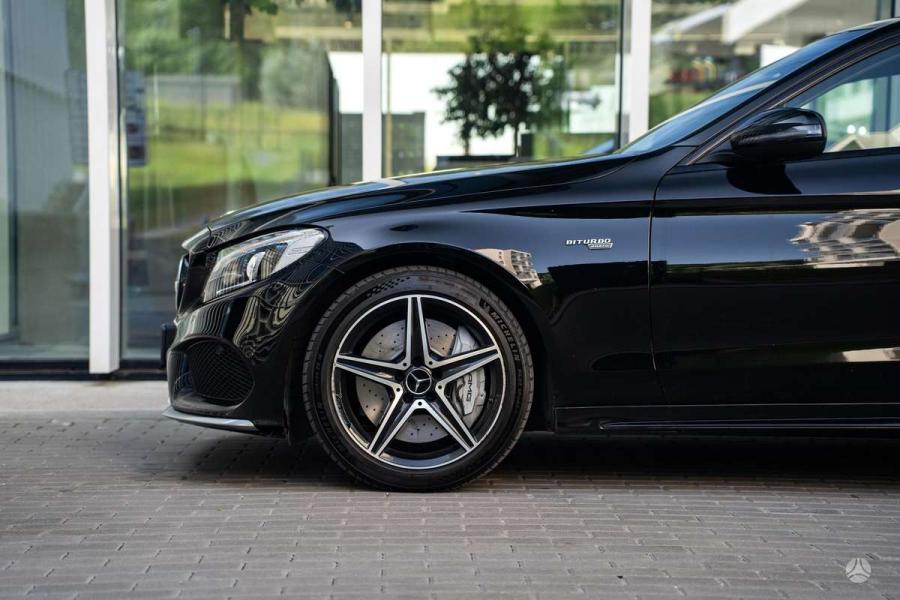 Melns Mercedes-Benz C43 AMG 2018 Viļņa, ar dzinēja tilpumu 3.00 L un nobraukumu 128 tūkst. km par 24900 €, foto 13 vietnē AUTOMOTO.COM.LV