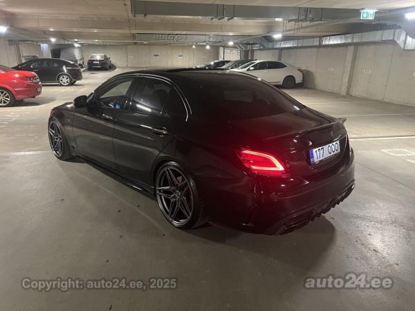 Melns Mercedes-Benz C43 AMG 2019 Tallina, ar dzinēja tilpumu 3.00 L un nobraukumu 112 tūkst. km par 43900 €, foto 5 vietnē AUTOMOTO.COM.LV