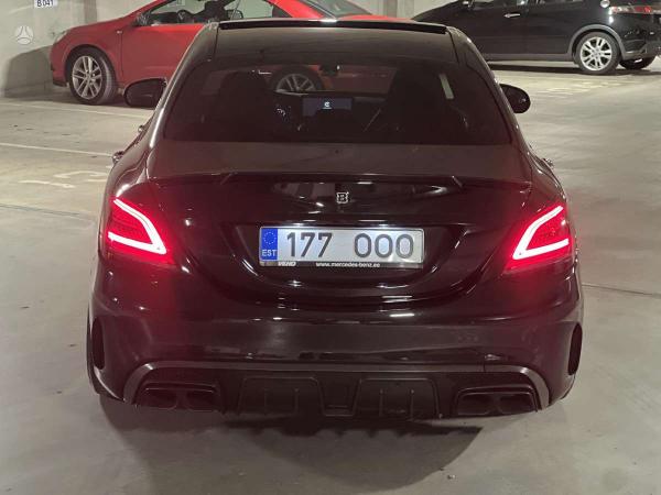 Black Mercedes-Benz C43 AMG 2019 in Tallinn, with an engine capacity of 3.00 L and mileage of 130 thousand km for 39900 €, photo 4 on AUTOMOTO.COM.LV