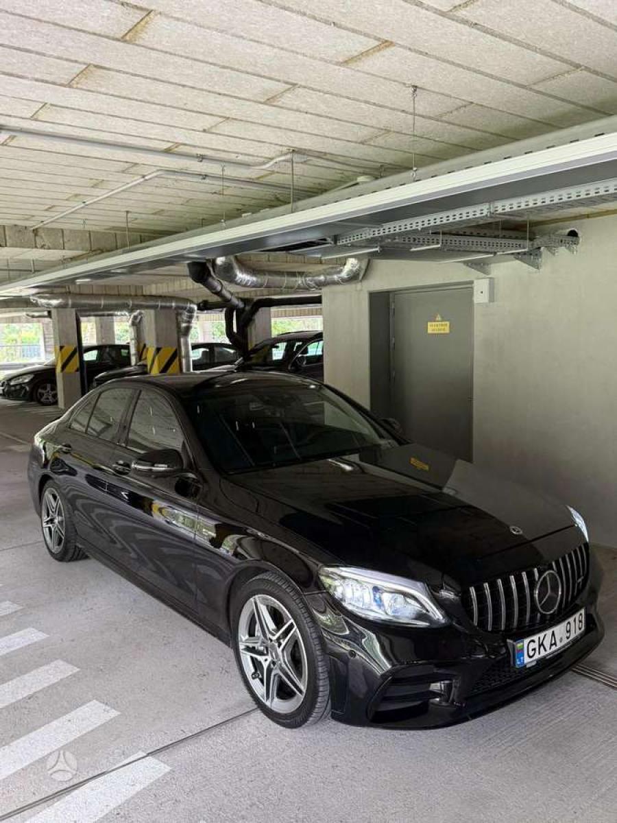 Черный Мерседес C43 AMG 2019 в Каунас, объемом двигателя 3.00 л и пробегом 158 тыс. км за 27000 €, фото 3 на AUTOMOTO.COM.LV