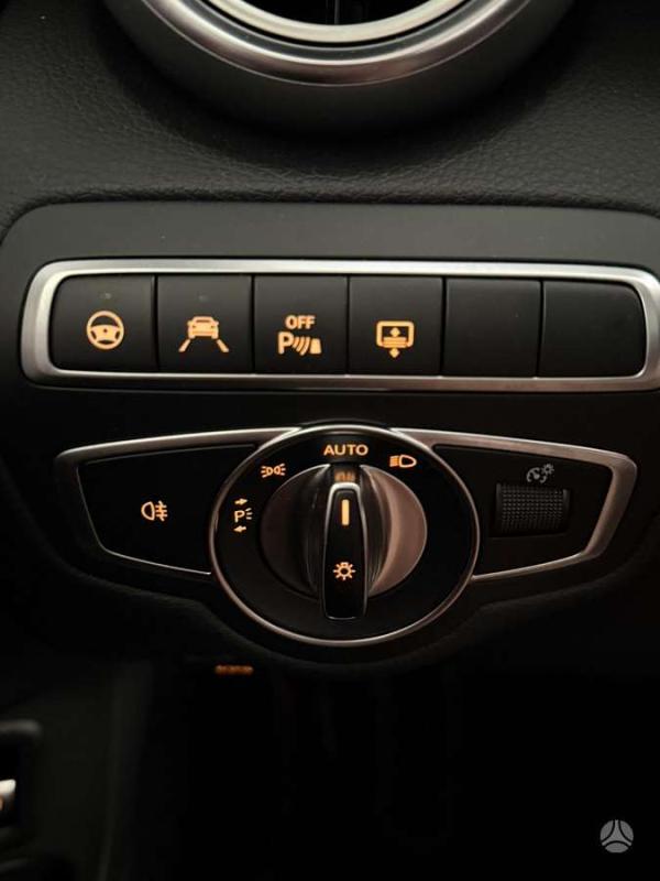 Black Mercedes-Benz C43 AMG 2019 in Kaunas, with an engine capacity of 3.00 L and mileage of 158 thousand km for 27000 €, photo 8 on AUTOMOTO.COM.LV