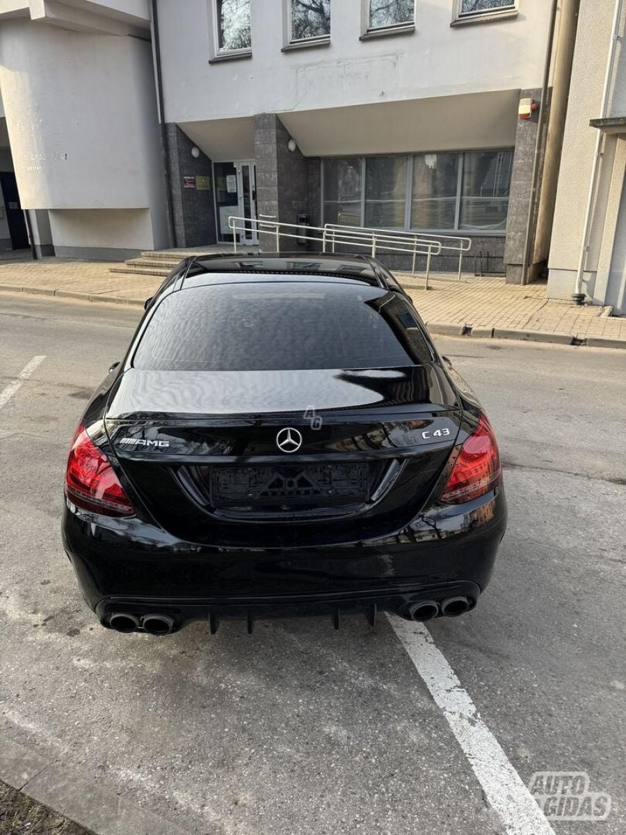 Черный Мерседес C43 AMG 2021 в Каунас, объемом двигателя 3.00 л и пробегом 61 тыс. км за 33000 €, фото 8 на AUTOMOTO.COM.LV