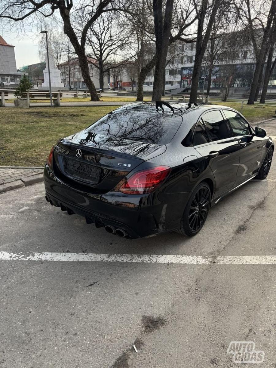 Черный Мерседес C43 AMG 2021 в Каунас, объемом двигателя 3.00 л и пробегом 61 тыс. км за 33000 €, фото 7 на AUTOMOTO.COM.LV