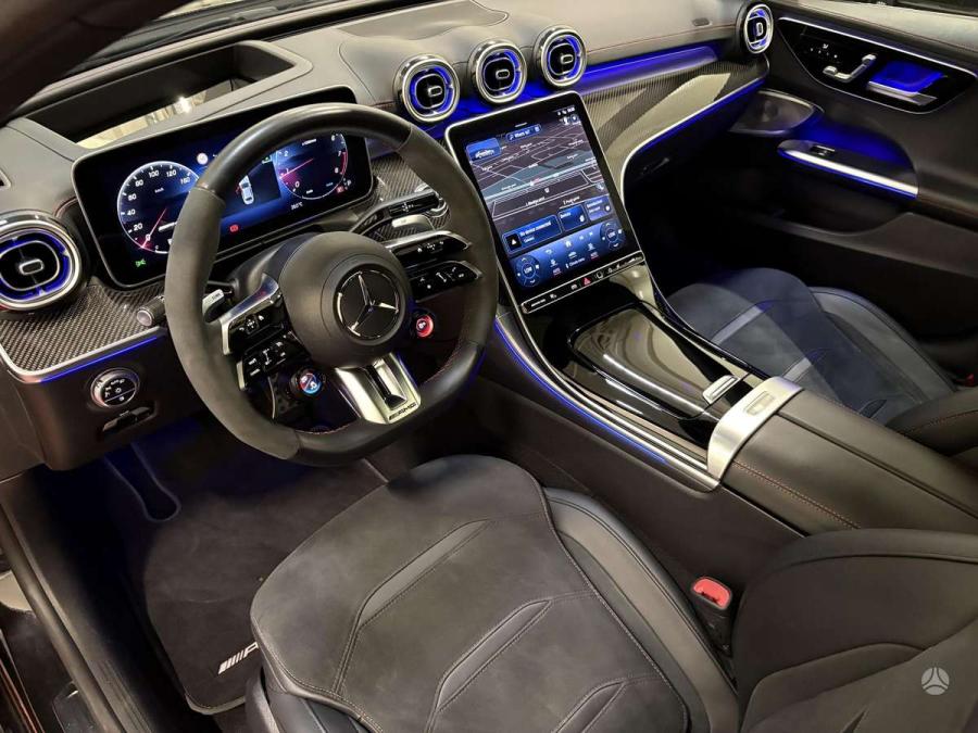 Черный Мерседес C43 AMG 2023 в Вильнюс, объемом двигателя 1.99 л и пробегом 18 тыс. км за 61990 €, фото 12 на AUTOMOTO.COM.LV