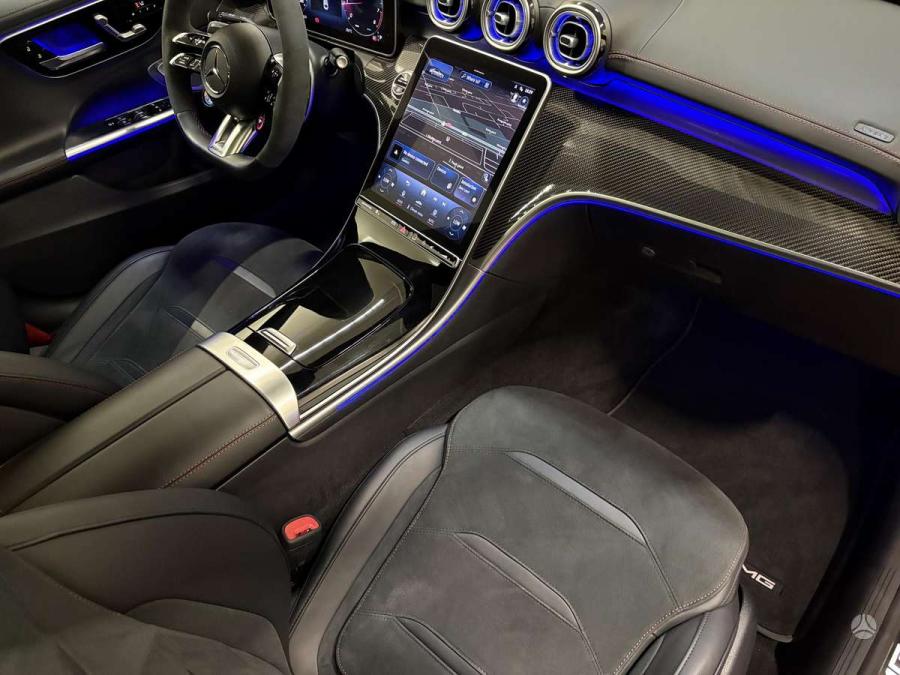 Черный Мерседес C43 AMG 2023 в Вильнюс, объемом двигателя 1.99 л и пробегом 18 тыс. км за 61990 €, фото 18 на AUTOMOTO.COM.LV