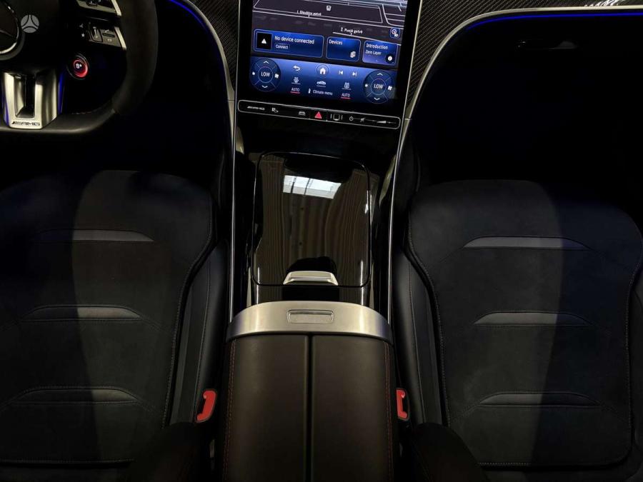 Черный Мерседес C43 AMG 2023 в Вильнюс, объемом двигателя 1.99 л и пробегом 18 тыс. км за 61990 €, фото 24 на AUTOMOTO.COM.LV