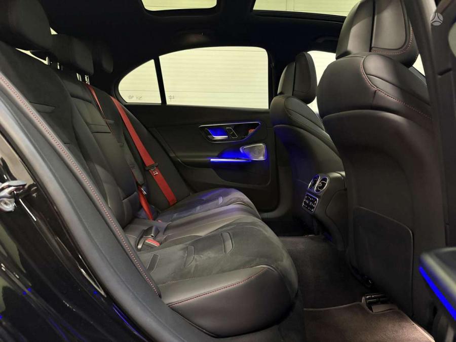 Черный Мерседес C43 AMG 2023 в Вильнюс, объемом двигателя 1.99 л и пробегом 18 тыс. км за 61990 €, фото 36 на AUTOMOTO.COM.LV