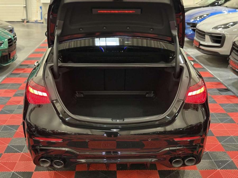 Черный Мерседес C43 AMG 2023 в Вильнюс, объемом двигателя 1.99 л и пробегом 18 тыс. км за 61990 €, фото 38 на AUTOMOTO.COM.LV