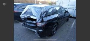 Black Mercedes-Benz C43 AMG 2016 in Siauliai, with an engine capacity of 3.00 L and mileage of 196 thousand km for 11200 €, photo 3 on AUTOMOTO.COM.LV