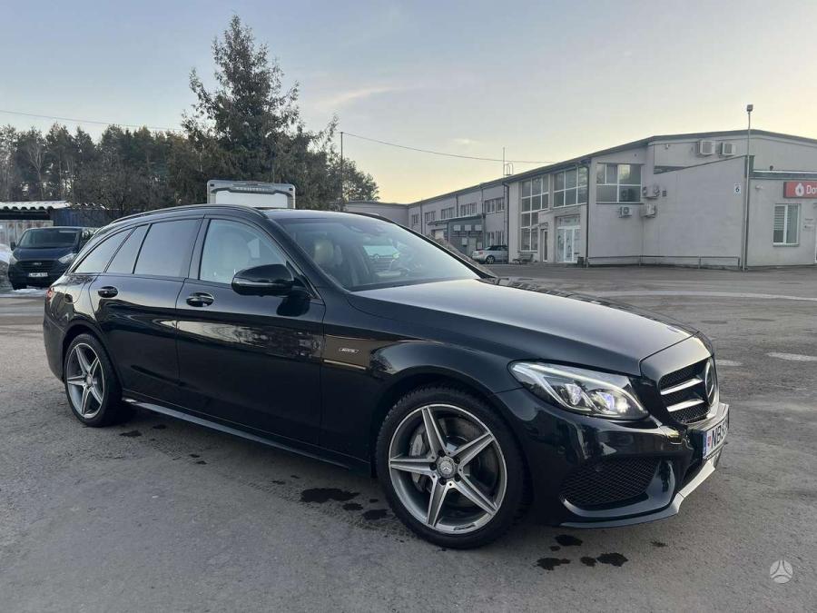 Черный Мерседес C43 AMG 2016 в Вильнюс, объемом двигателя 3.00 л и пробегом 253 тыс. км за 19500 €, фото 4 на AUTOMOTO.COM.LV