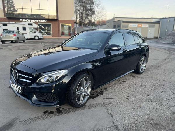 Melns Mercedes-Benz C43 AMG 2016 Viļņa, ar dzinēja tilpumu 3.00 L un nobraukumu 253 tūkst. km par 19500 €, foto 7 vietnē AUTOMOTO.COM.LV