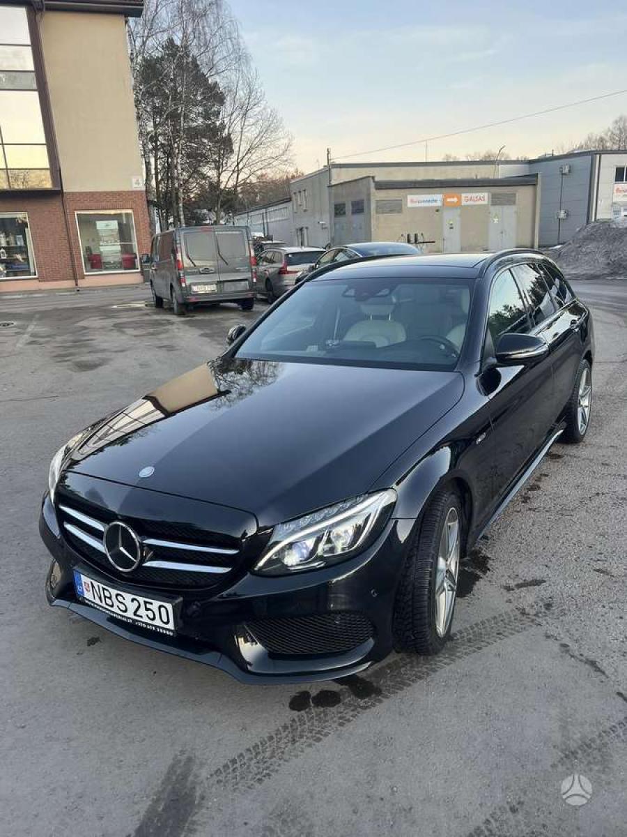 Черный Мерседес C43 AMG 2016 в Вильнюс, объемом двигателя 3.00 л и пробегом 253 тыс. км за 19500 €, фото 8 на AUTOMOTO.COM.LV