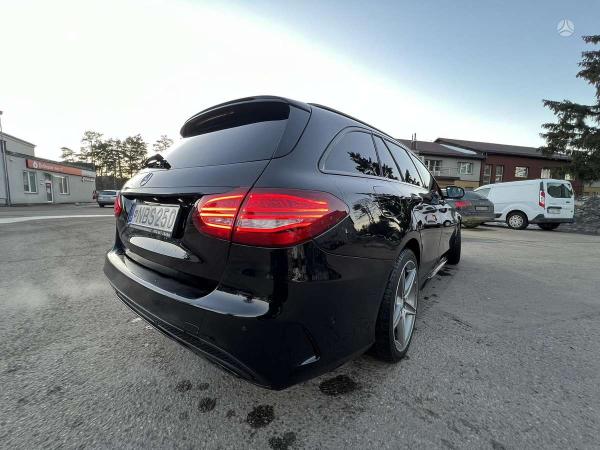 Melns Mercedes-Benz C43 AMG 2016 Viļņa, ar dzinēja tilpumu 3.00 L un nobraukumu 253 tūkst. km par 19500 €, foto 10 vietnē AUTOMOTO.COM.LV