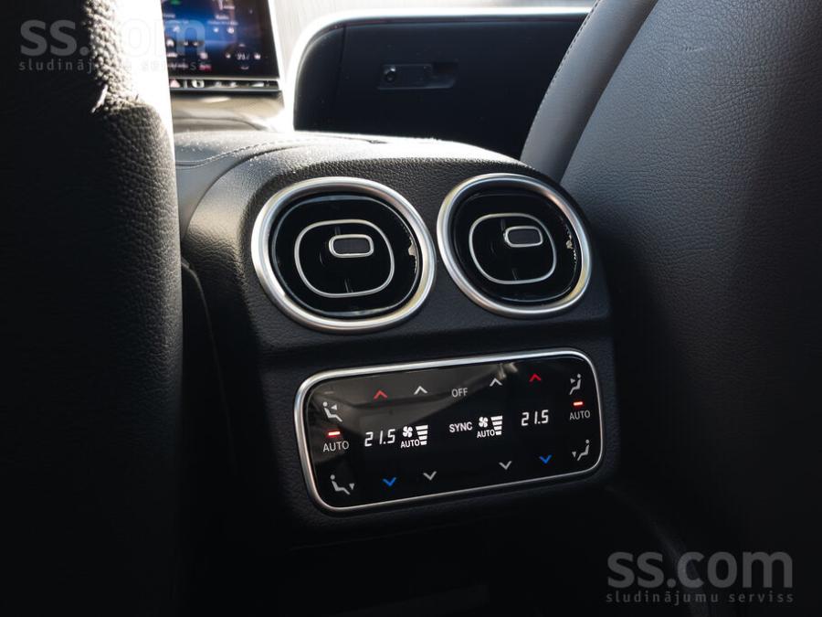 Zils Mercedes-Benz C43 AMG 2022 Rīga, ar dzinēja tilpumu 2.00 L un nobraukumu 43 tūkst. km par 48500 €, foto 34 vietnē AUTOMOTO.COM.LV